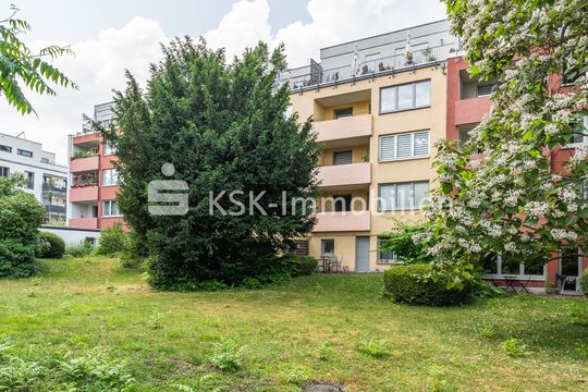 Rheinblick inklusive! Hochwertig und stilvoll sanierte Eigentumswohnung!